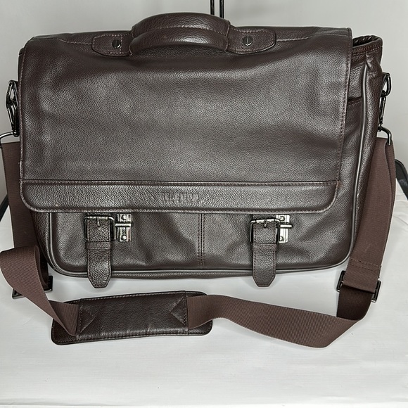 Kenneth Cole New York | Bags | Kenneth Cole Brown Leather Messenger Bag ...